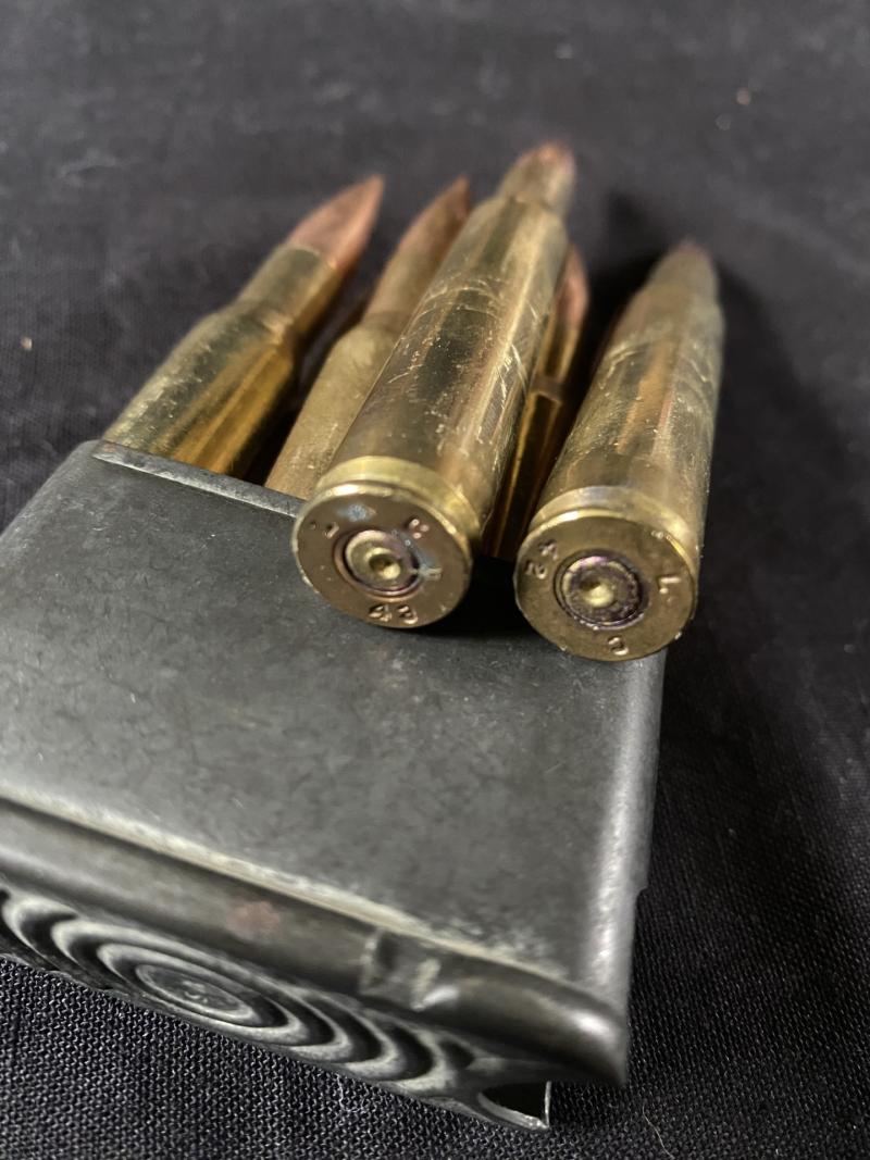 Chase Militaria | M1 GARAND CLIP WITH 8 X WW2 DATED .30-06 ROUNDS (INERT)