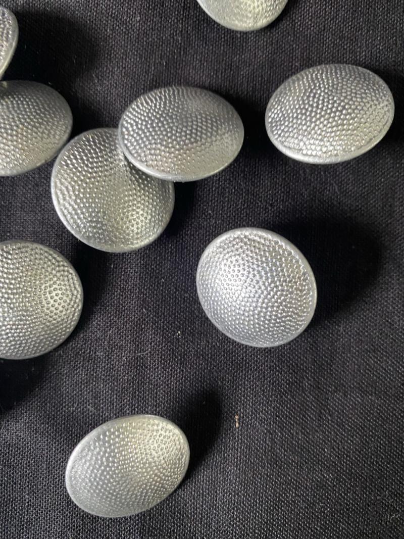 Chase Militaria | 11 X REPRODUCTION WW2 GERMAN BUTTONS